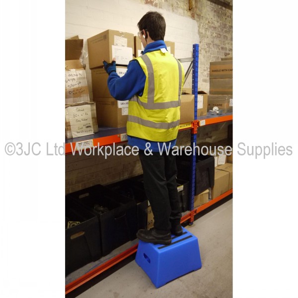 1 Step Plastic Step | 3JC